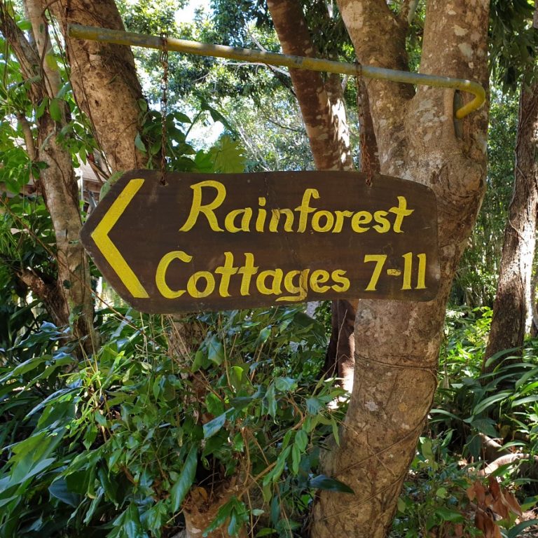 Cottages sign - Kuranda